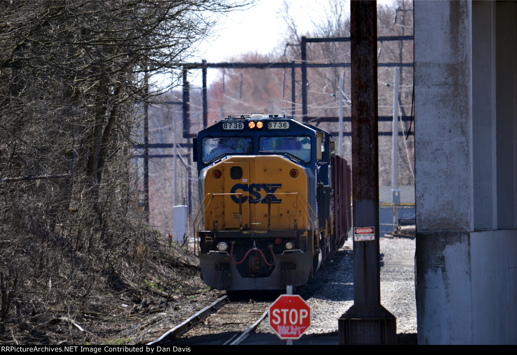 CSX SD60I 8736 leads O039-02